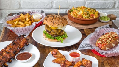 Champions Sports & Grill - Grill, Other eten bestellen von ...